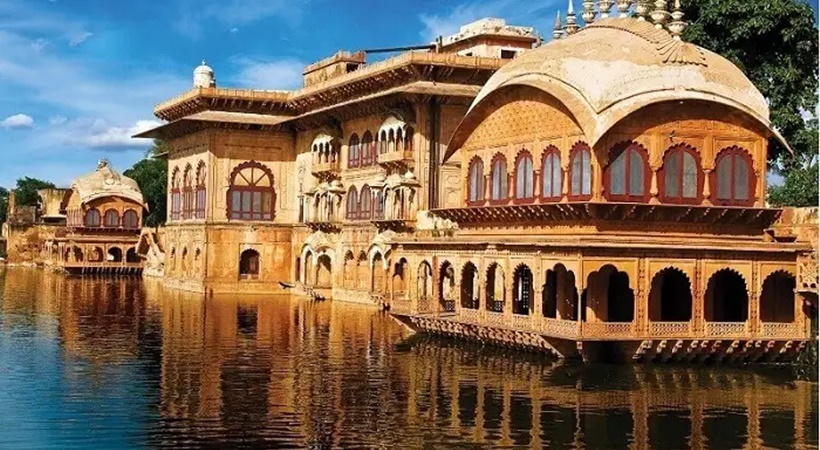 Visit Deeg Palace To Experience The Explosion Of Various Colours - NRI ...